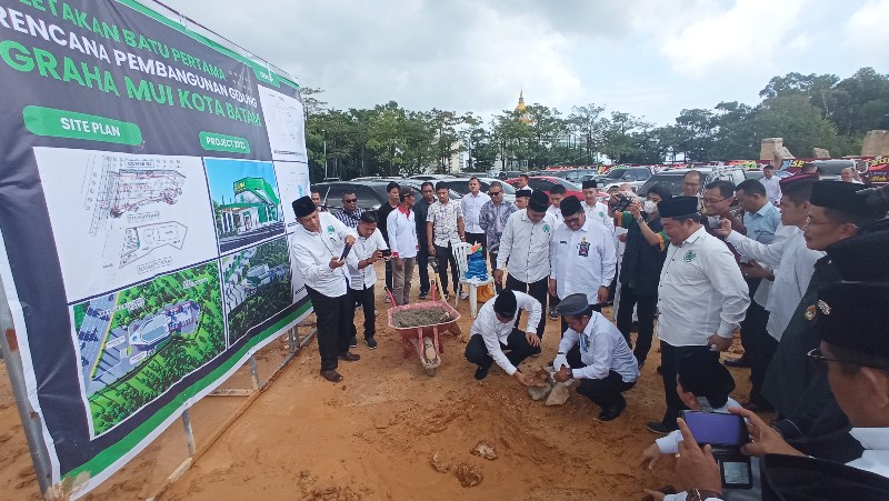 Muhammad Rudi Letakan Batu Pertama Pembangunan Graha MUI Batam ...