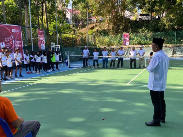 Prawara dan Khansa, Kakak Beradik Juara Turnamen Tenis Merah Putih 2025 ...