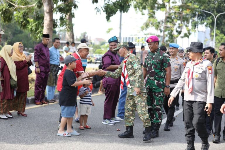 Wali Kota Batam, Amsakar Achmad: Pawai Pembangunan Bukan Sekadar ...
